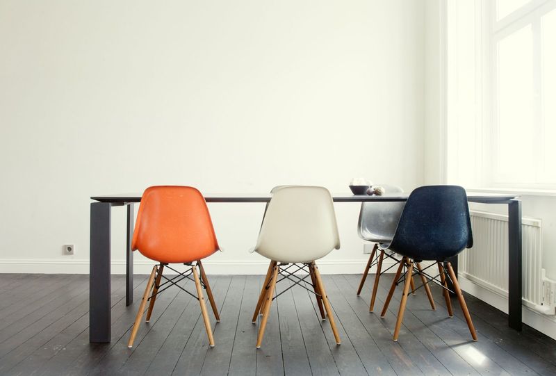 La silla DSW de Charles Eames, un clásico vintage muy de moda El blog de Sillas-Muebles – Sillas ...